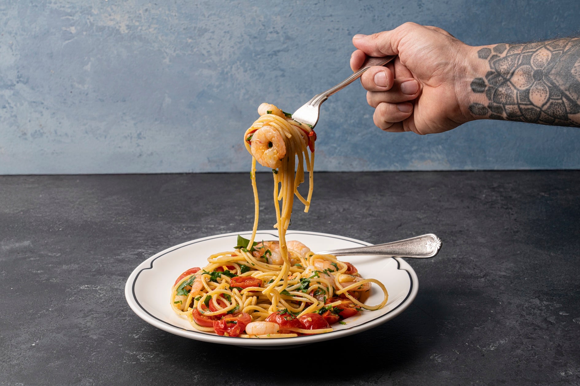 Spaghetti with prawns, chilli and cherry tomatoes – Andy Cooks